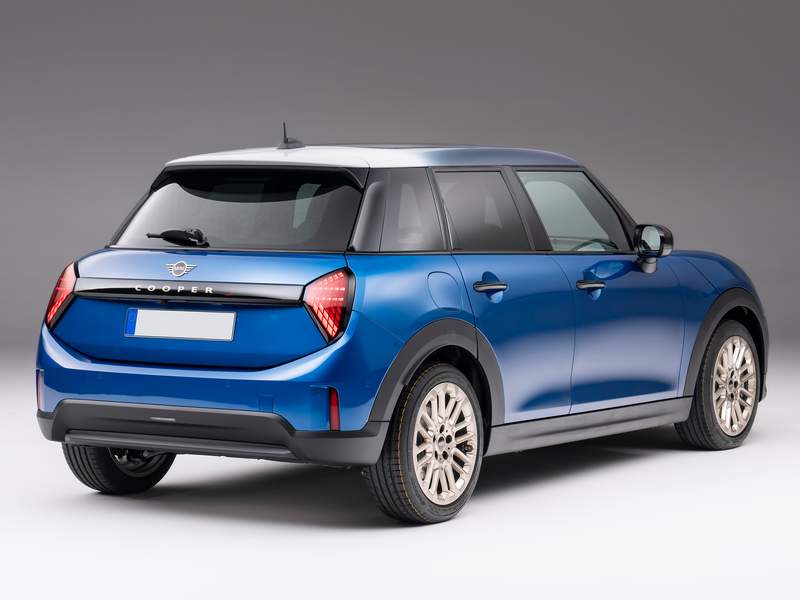MINI Nouvelle MINI Cooper 5 portes neuve avec L'ESPACE BIENVENUE ...