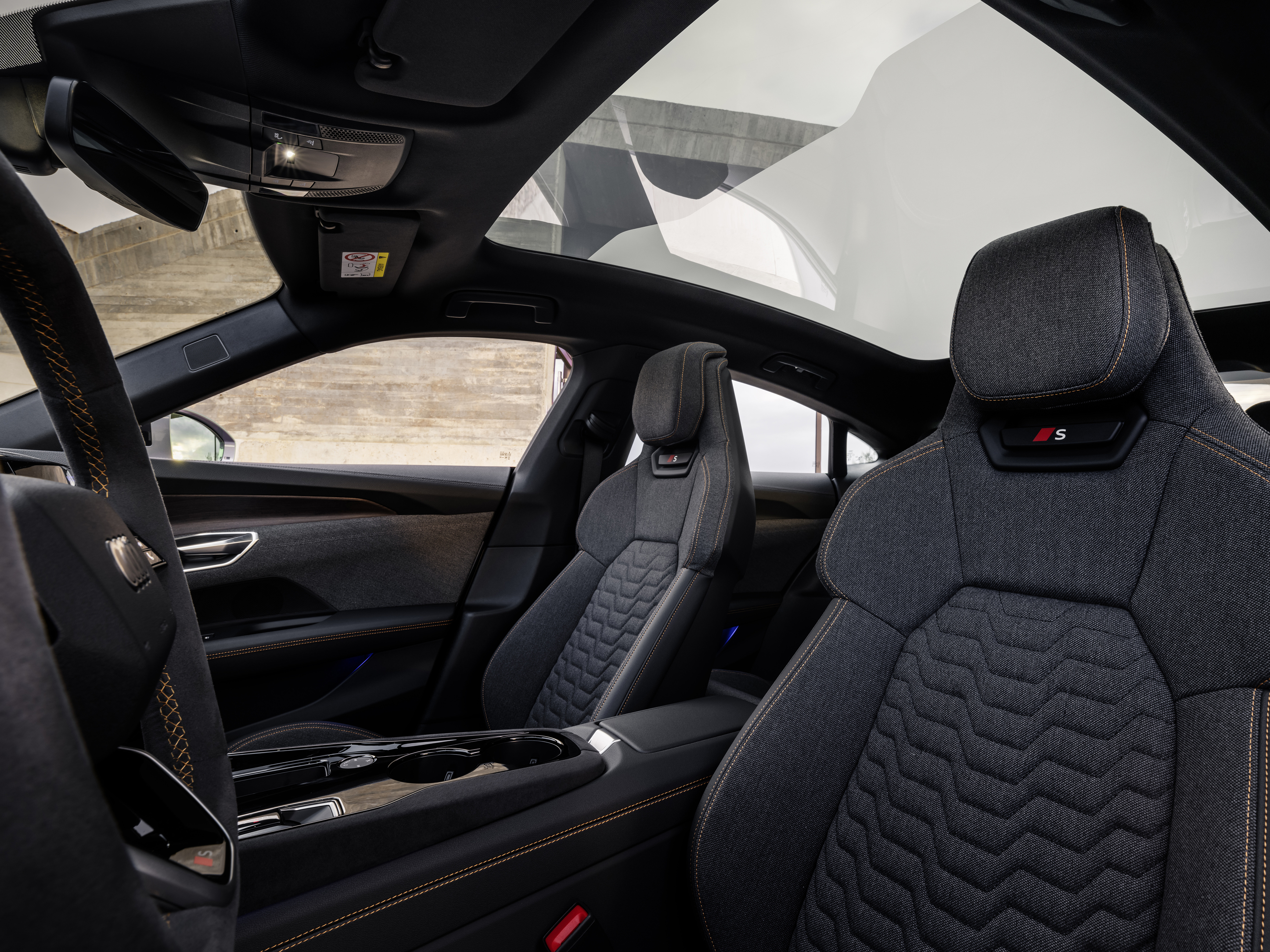 Audi e tron gt seats store