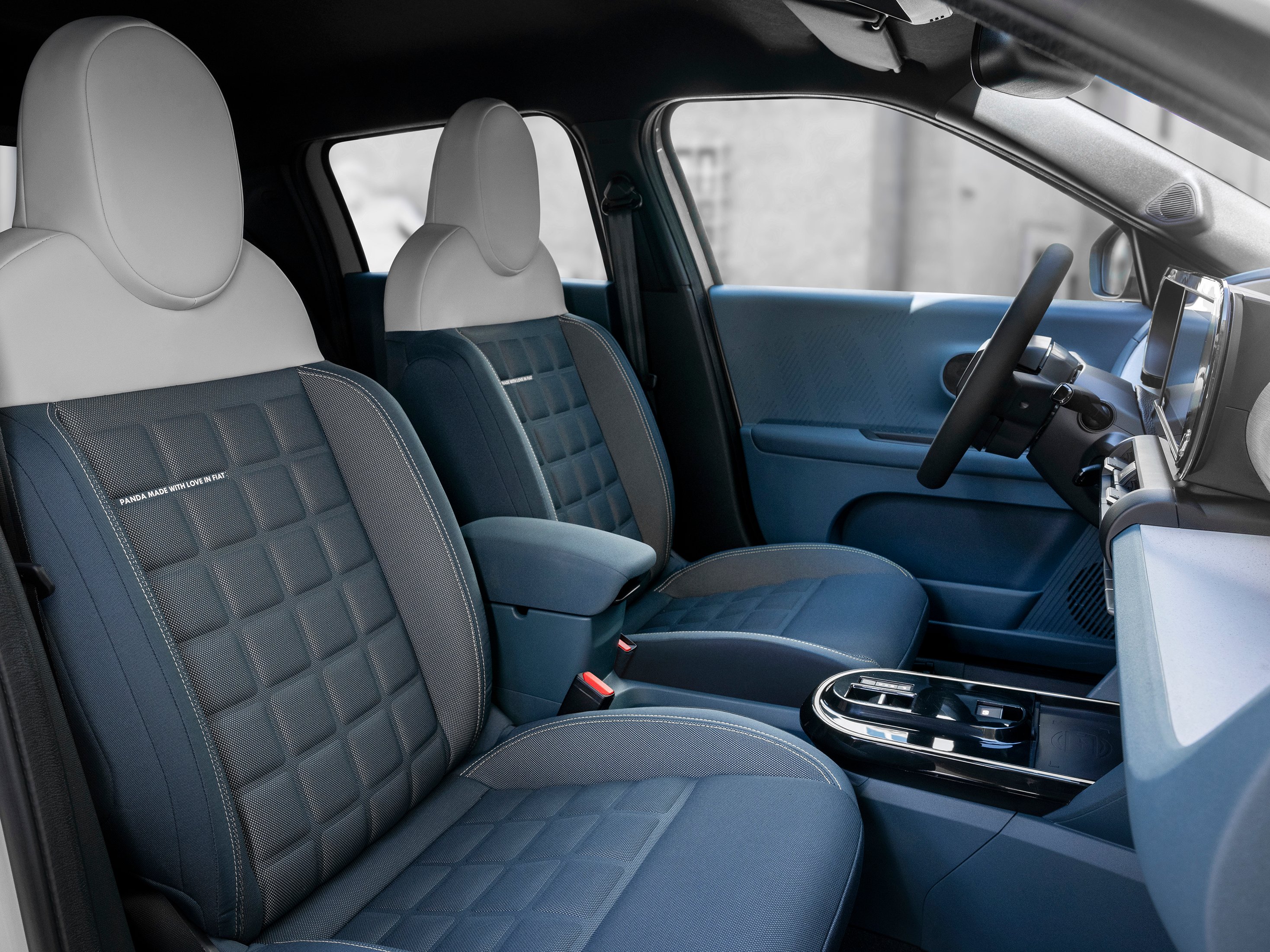 FIAT Grande Panda Hybrid | SICAV 2000