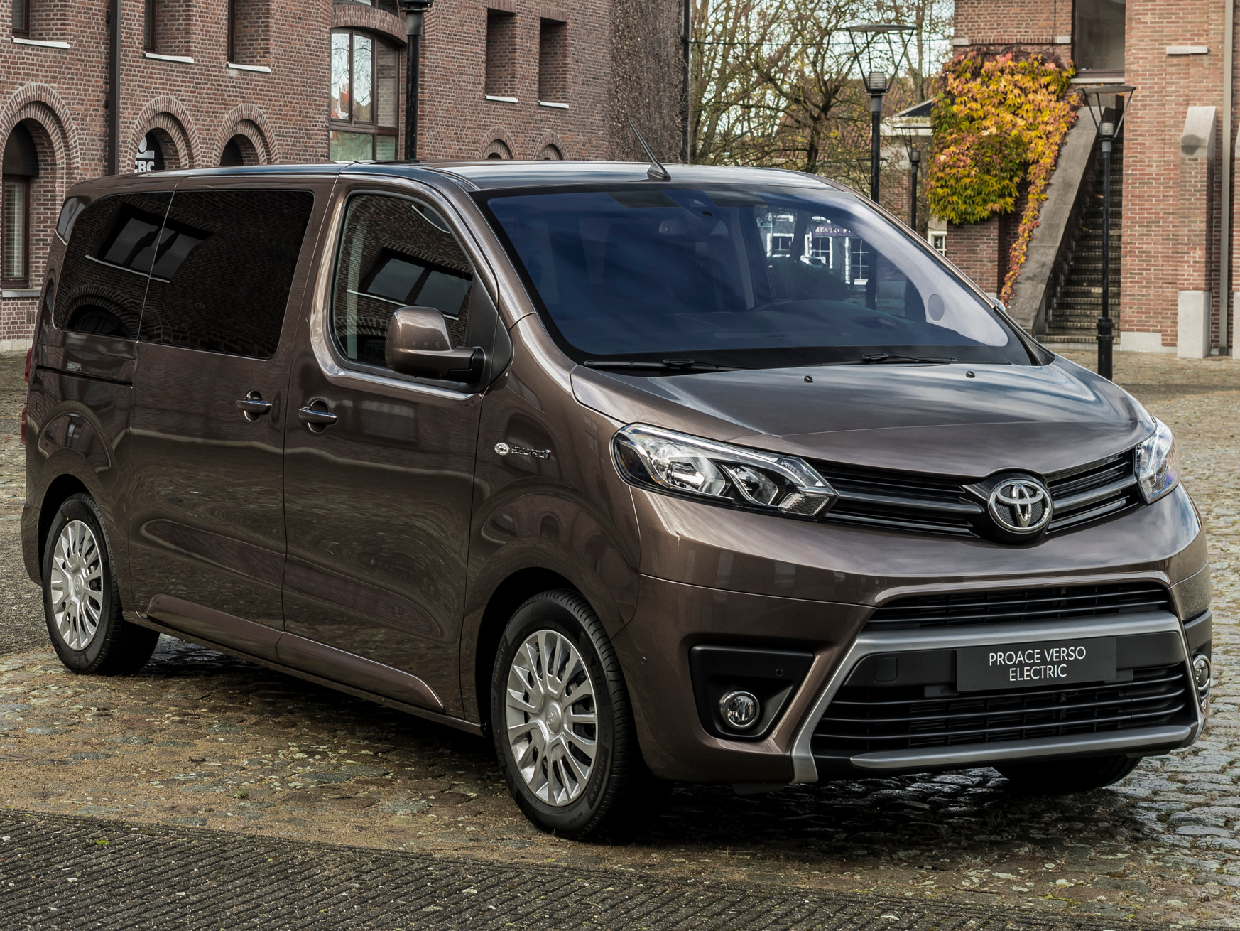 Toyota Proace Verso Electric novita su Gruppo Corvi concessionaria ufficiale Toyota offerte promozioni e configuratore auto
